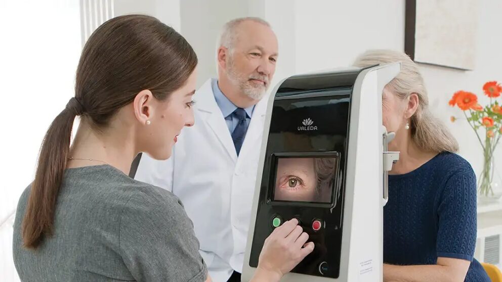 Eye Injections for AMD Treatment: A Retina Specialist Answers Your ...